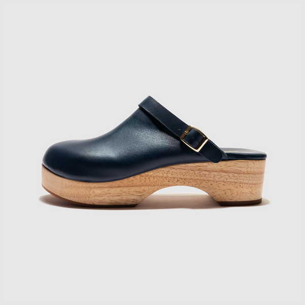WOODEN CLOG MIDNIGHT | Beatricevalenzuela.com